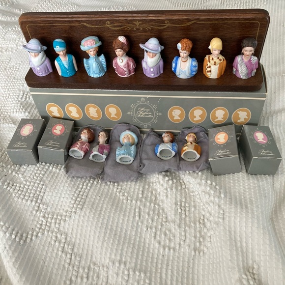 Vintage | Wall Decor | Avon American Ladies Of Fashion Thimbles 9821984 ...